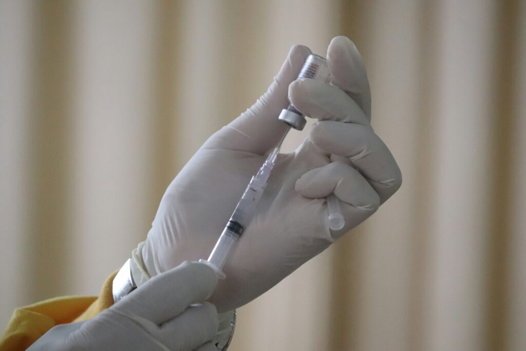 Une dose d'antibiotique traite la syphilis précoce ainsi que trois ...